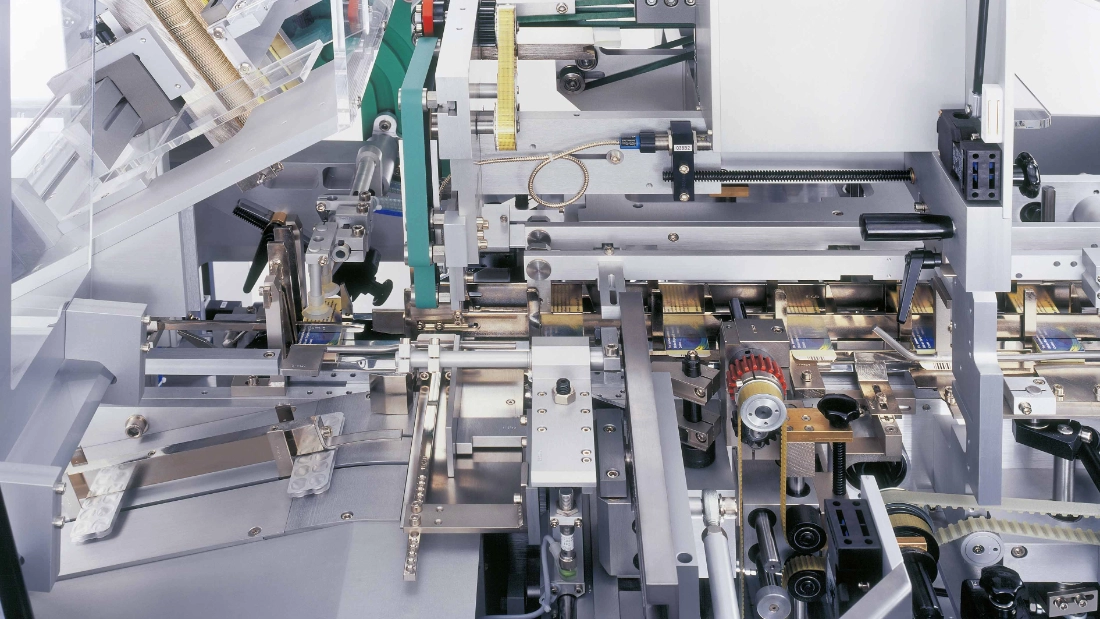 C 130 | Compactness meets flexibility