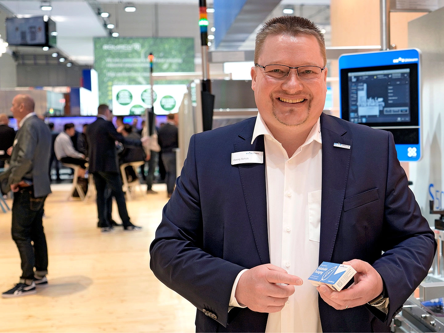 Georg Schick | The showman from Uhlmann's Track & Trace