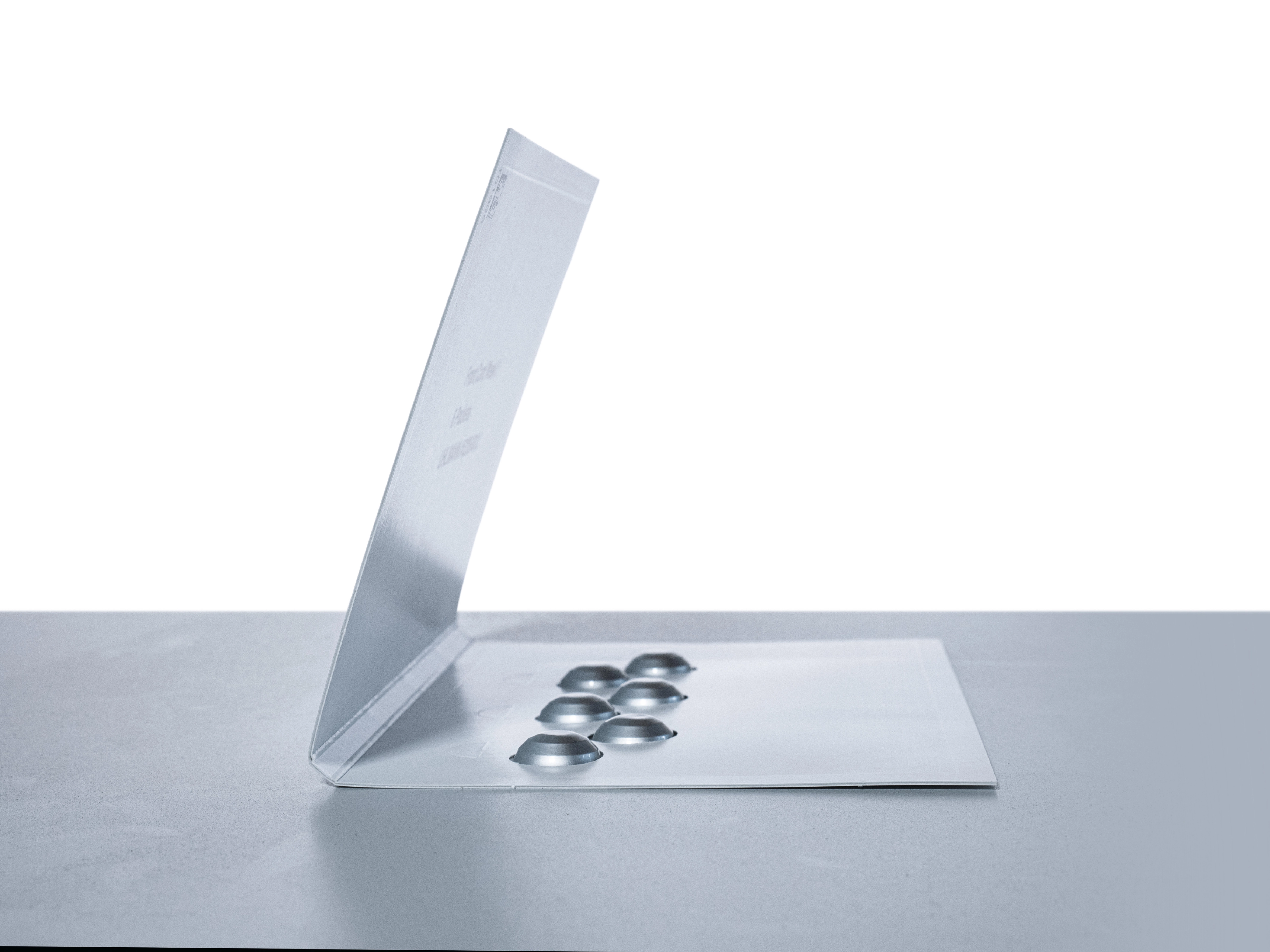 Blister wallet: Childproof, senior-friendly packaging